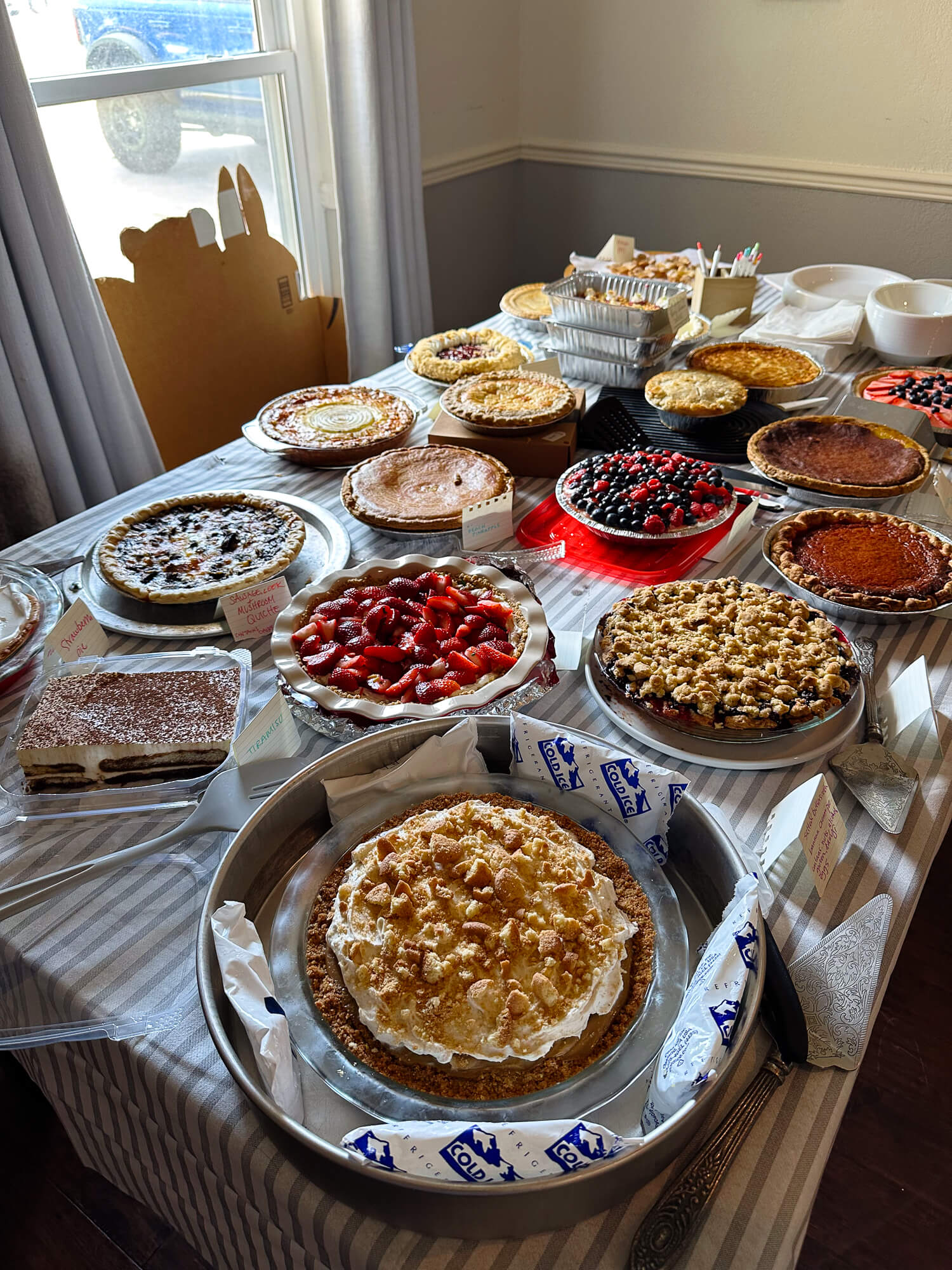 How to Throw a Pie Potluck Party + Pie Recipe Ideas - Fearless Captivations